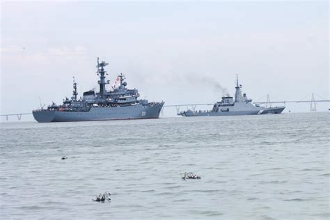 Con motivo del Bicentenario de la Armada Bolivariana arribó a