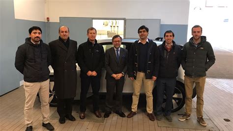 Automóvil Club de Chile recibe capacitación de BMW sobre los últimos