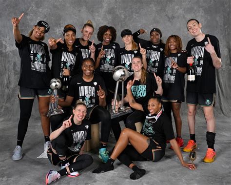 Breanna Stewart And Jonquel Jones Lead New York Liberty To Team S First