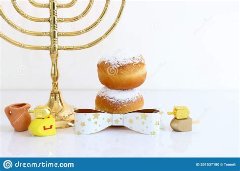 Imagem De Hanukkah Feriado Judeu A Menorah Tradicional Candelabro