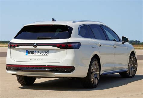 Afmetingen Volkswagen Passat Variant 1 5 TSI EHybrid 110k DSG Elegance