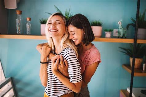 Descubre cómo actúa un amante enamorado señales y claves para