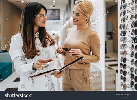 5 760 Optician Buy Images Stock Photos Vectors Shutterstock