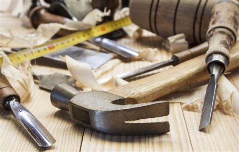 Les Cinq Outils De Travail Indispensables Pour La Menuiserie