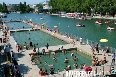 La Baignade Du Bassin De La Villette Par Xavier Testelin Photographie
