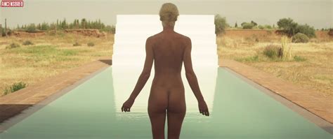Delfine Bafort nude pics página 1