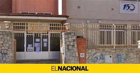 Cinco Exalumnos De Un Centro De Valencia Denuncian A Un Profesor Por