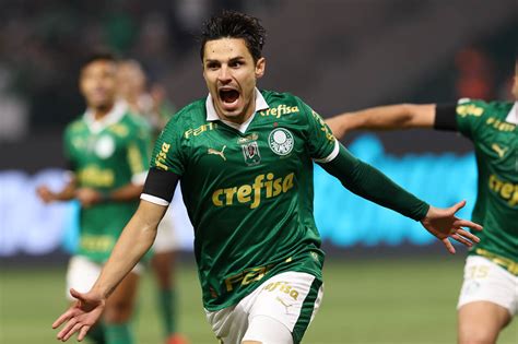 Raphael Veiga Nomeado Para O Lugar De Lucas Paquet Na Sele O