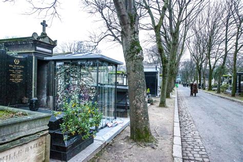 Photo Le caveau familiale au cimetière de Montmartre où France Gall
