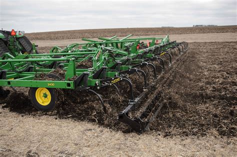 John Deere Introduces Robust Chisel Plow