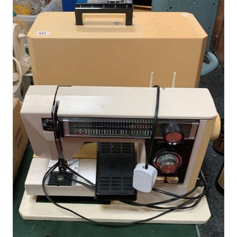 New Home Re Sewing Machine With Carry Case