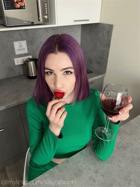 Lesya Moon