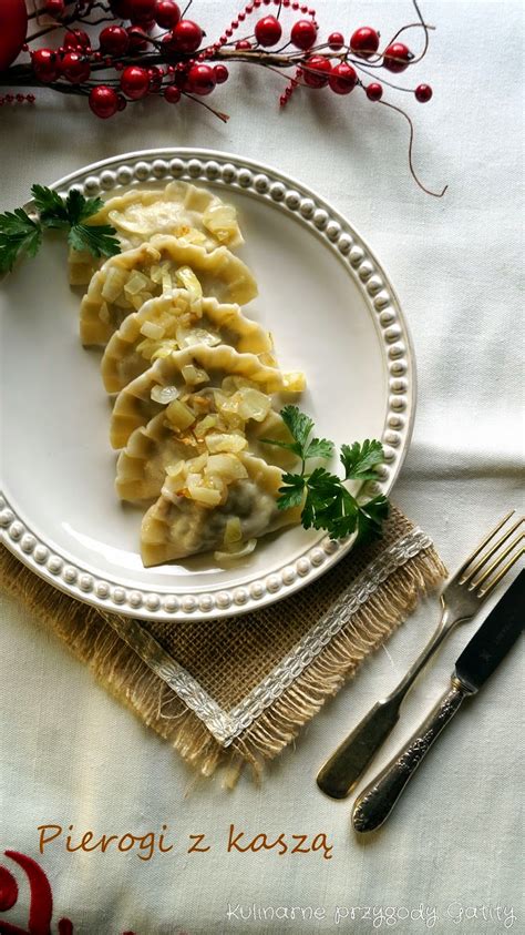 Pierogi z kaszą gryczaną i grzybami