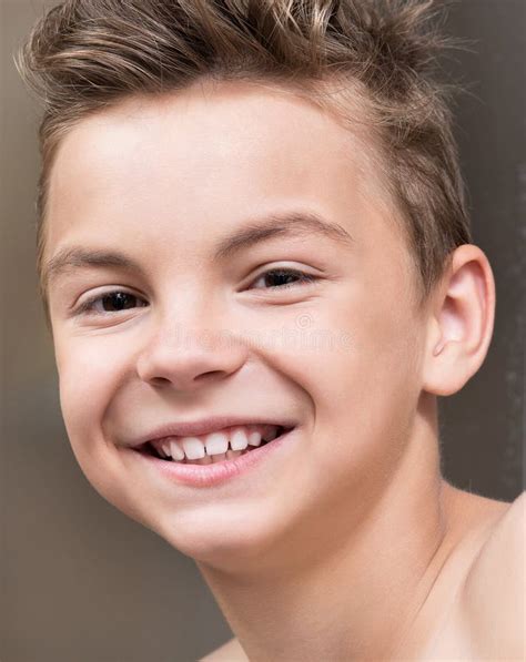 Portrait de garçon photo stock Image du chemise type 32267078
