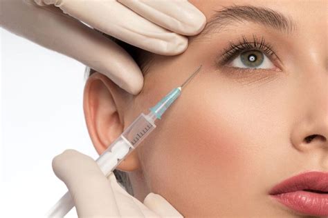 Como a toxina botulínica age em tratamentos estéticos Medpoint