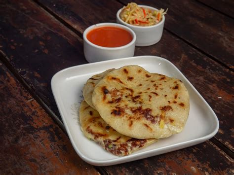 Cómo hacer pupusas de frijoles Comedera Recetas tips y consejos