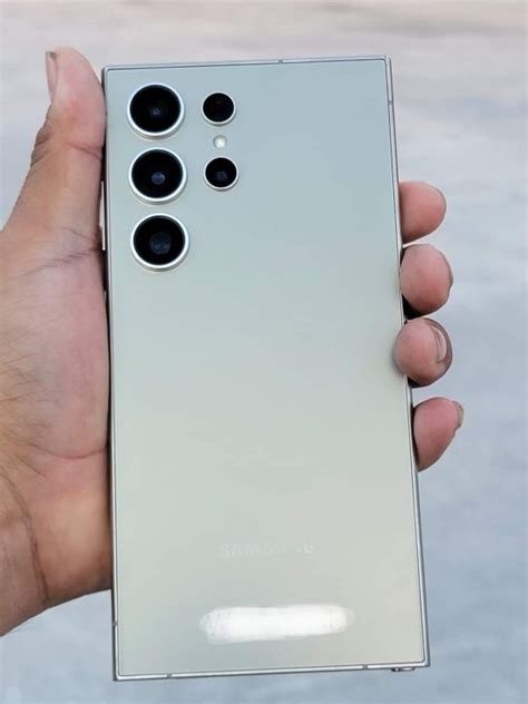 Galaxy S24 Ultra Spotted In The Wild Sporting Completely Flat Display