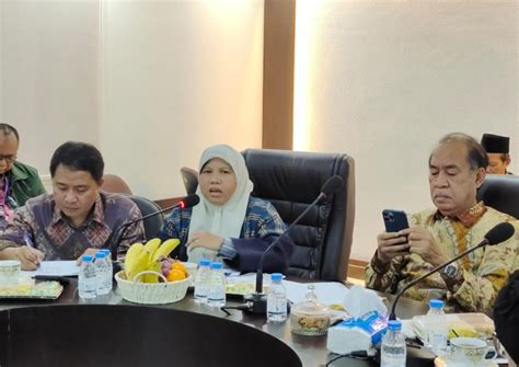 Lebih Efisien Waket Komisi VIII DPR Usulkan Haji 35 Hari Republika