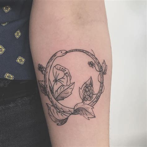 77 fotos de tatuagem ouroboros significados e as melhores inspirações