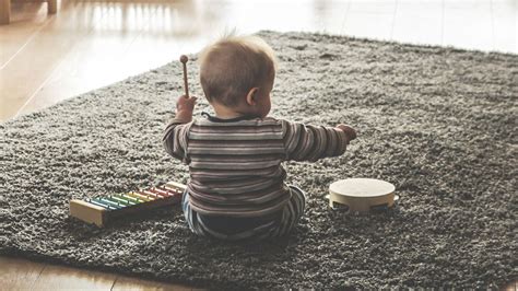 Objawy zaburzeń integracji sensorycznej u niemowląt