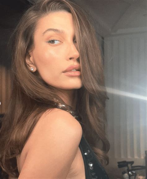 Hailey Bieber S 19 Best Hairstyles Prove She S The Queen Of Elevated