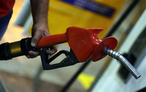 Petrobras anuncia aumento de R 0 41 no preço da gasolina e de R 0 78