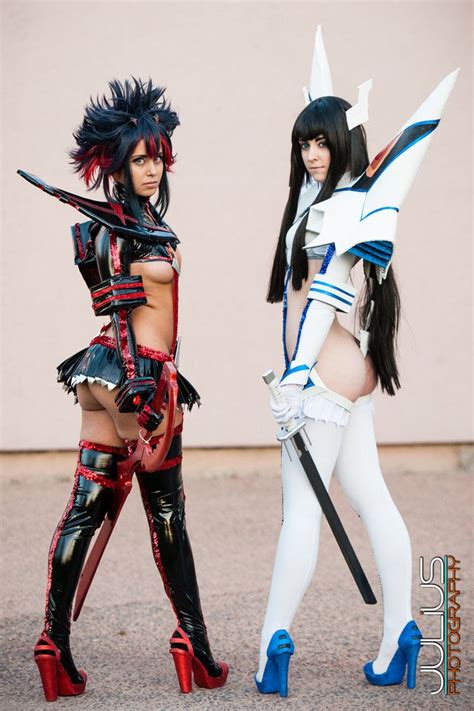 Cosplay Mädchen beim Saugen Telegraph