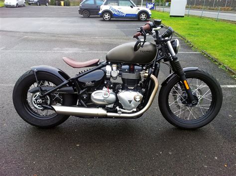 Umgebautes Motorrad Triumph Bonneville Bobber von Motorradhaus Löhmer