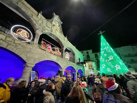 LAREDO DA LA BIENVENIDA A LA NAVIDAD CON EL ENCENDIDO DEL ALUMBRADO