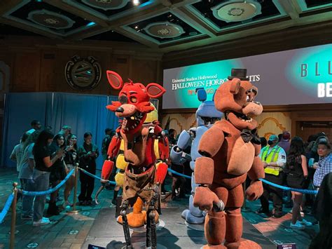 Photos Video Blumhouse Behind The Screams Featuring Five Nights At