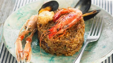 Paëlla rapide et facile découvrez les recettes de Cuisine Actuelle