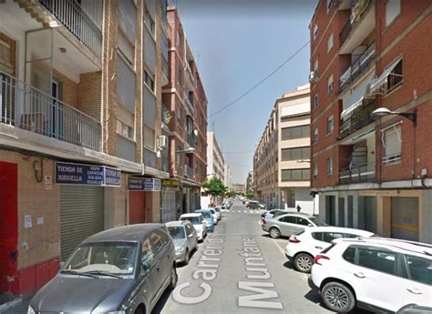 Ferida una dona amb mossegades en les cames després de ser atacada per