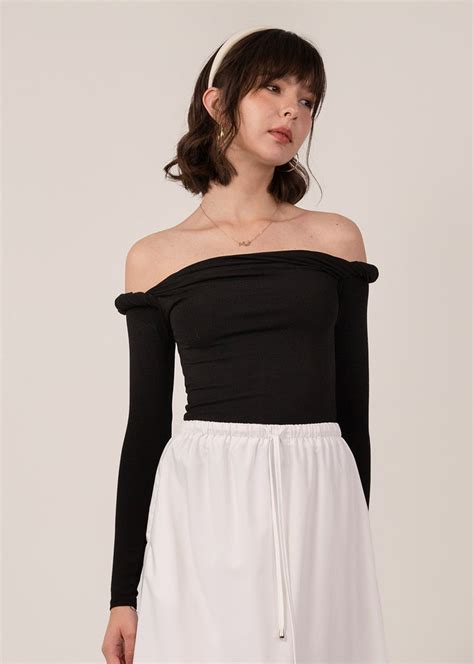 Keep It Basic Off Shoulder Ribbed Top In Black 6STYLE