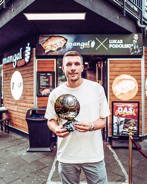 Zdjęcie 6 Lukas Podolski otwiera pierwszy bar z kebabem w Polsce