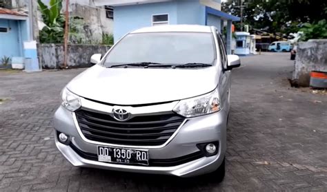 15 Rekomendasi Mobil Bekas Dibawah 100 Juta Yang Wajib Dimiliki