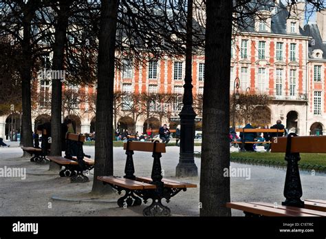 Place Des Vosges Le Marais Paris France Stock Photo Alamy