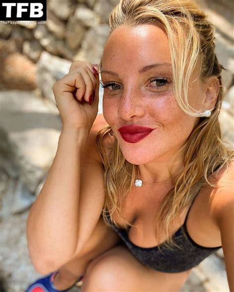 Evelyn Burdecki Topless Sexy Collection 69 Photos PinayFlixx Mega Leaks
