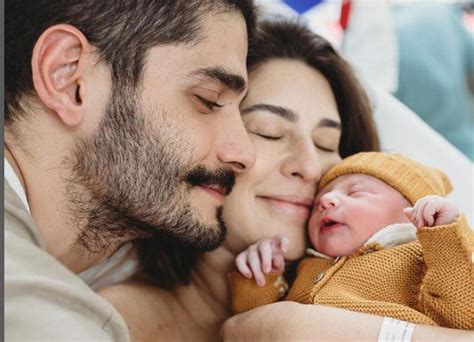 Fernanda Paes Leme deixa a maternidade a filha dias após dar à luz