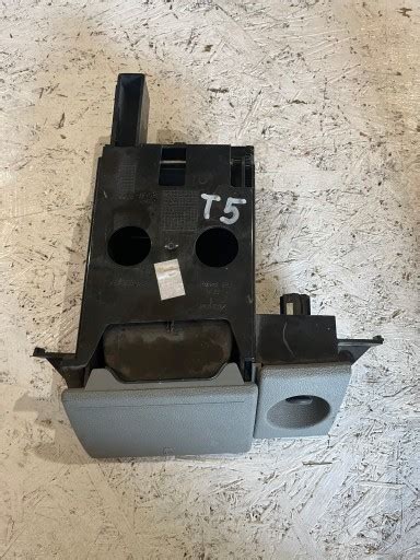 UCHWYT NA KUBEK ZAPALNICZKA VW TRANSPORTER T5 7E1858601 za 199 zł z