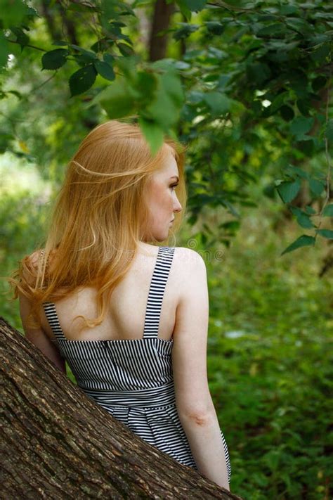 Portrait De Belles Filles Rousses Photo Stock Image Du Jour