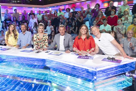 Photo Exclusif Delphine Wespiser Bernard Montiel Kelly Vedovelli