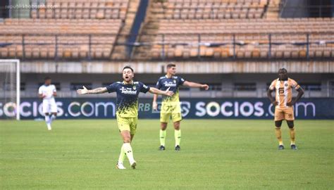 Foto Foto Aksi Persib Bandung Meng KO FC Bekasi City Pada Laga Uji Coba