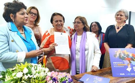 Ministra Cida Gonçalves e governadora Fátima Bezerra assinam termo para