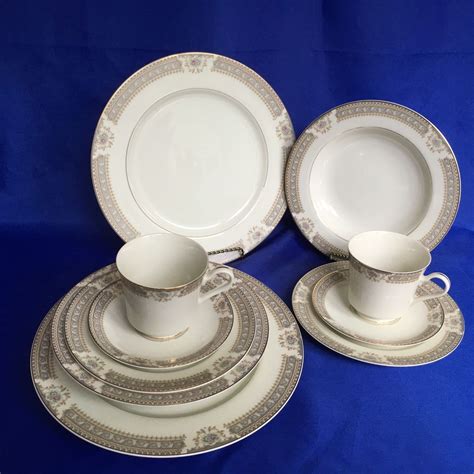 Mikasa Richelieu Ivory China Place Setting Dinner Plate Bowl Cup
