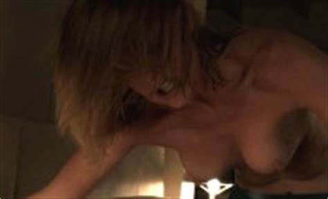 Has Laurel Holloman Ever Been Nude