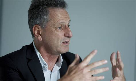 Landim diz que se vencer revelará nome de treinador logo após eleição