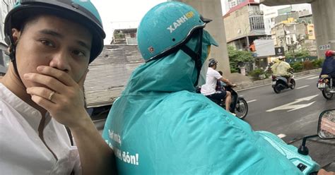 Xe ôm công nghệ ồ ạt đầu quân Xanh SM các hãng khác đứng ngồi không yên