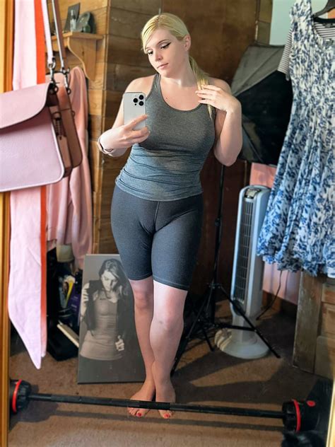 Amanda Rae On Twitter Just A Trans Girl Picking Up Heavy