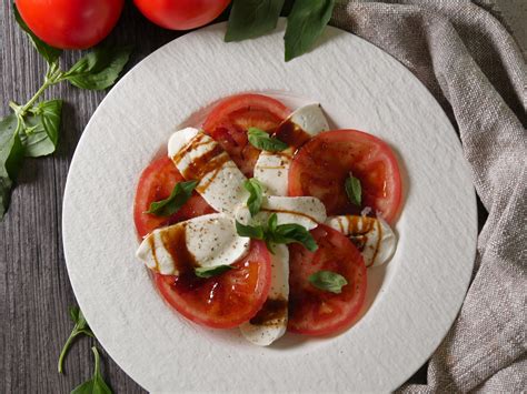 Tomate Mozzarella Salat Caprese Salat Der Klassiker Mehr Genuss