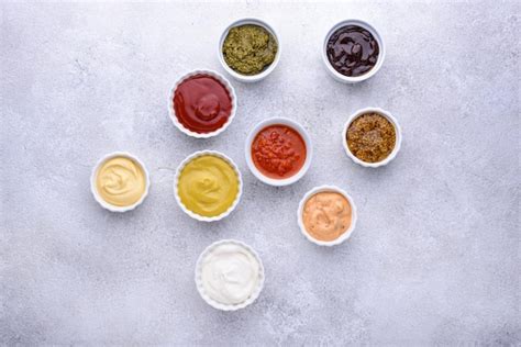 Conjunto De Diferentes Salsas Ketchup Mostaza Y Mayonesa Foto Premium